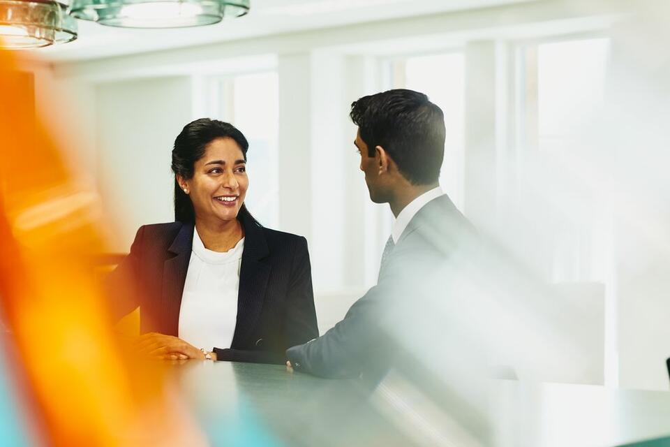 Working as an administrative assistant: your tasks, salary ...