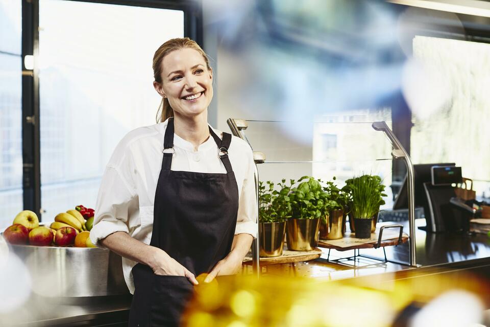 Working as a catering assistant: your tasks, salary, opportunities and ...