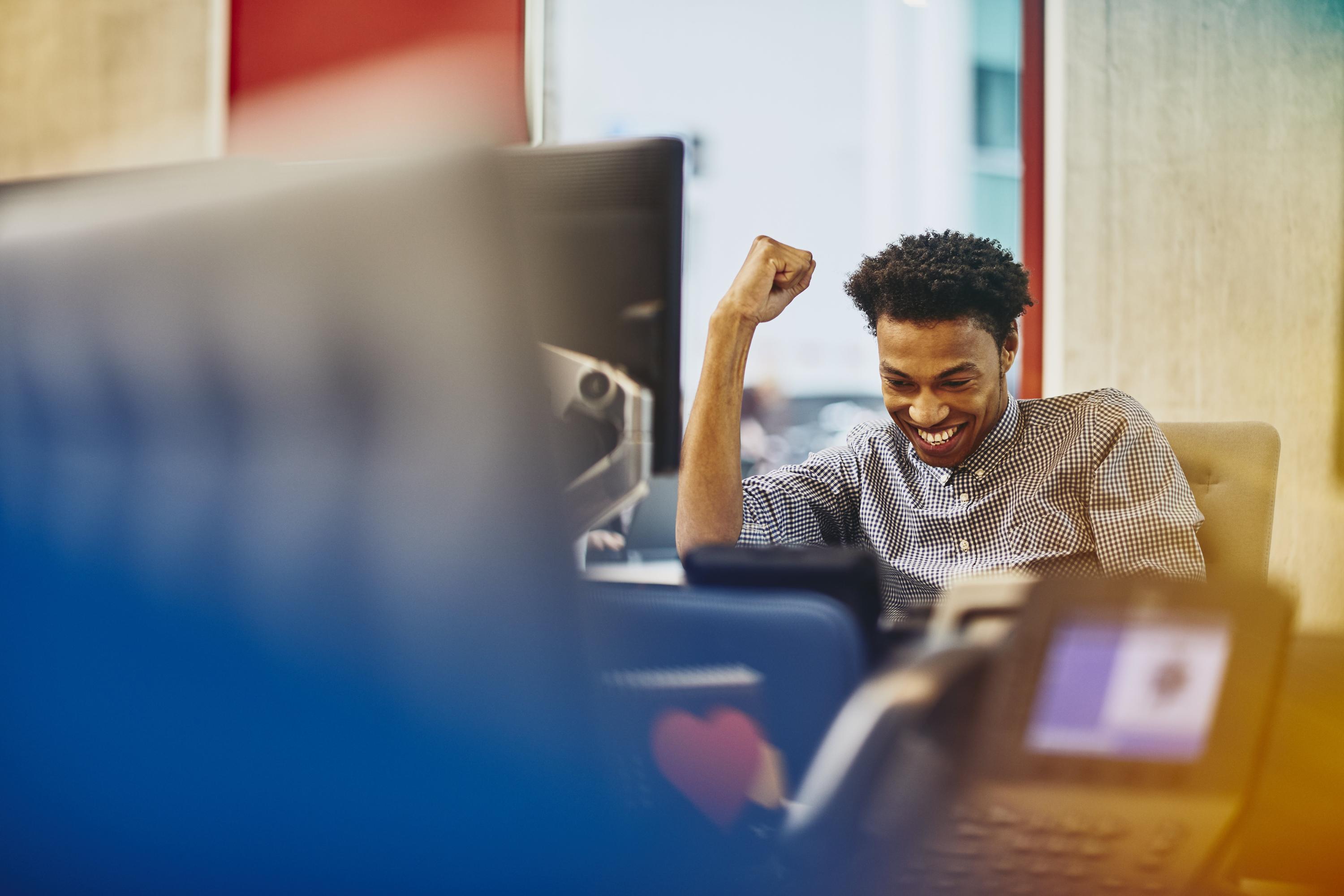 Working as a clerk: your tasks, salary, opportunities and career ...