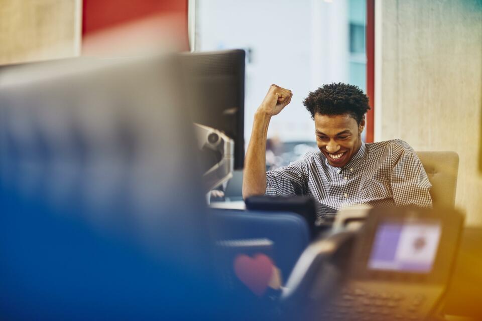 Working as a clerk: your tasks, salary, opportunities and career ...